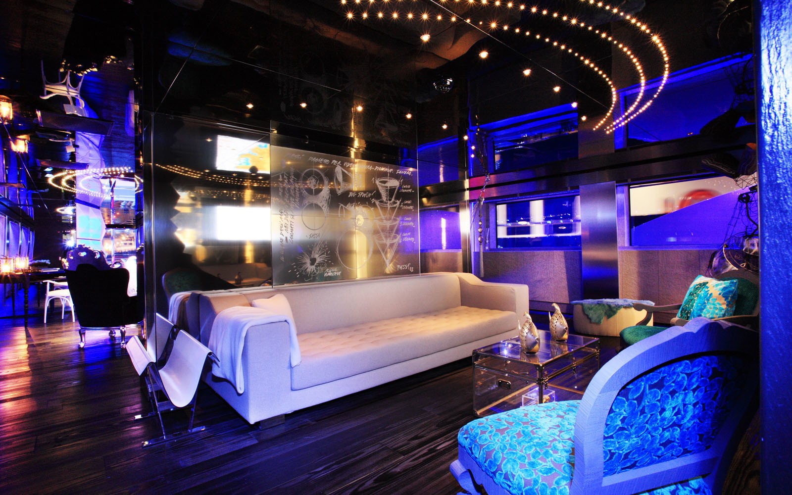 Yacht SEA FORCE ONE, Admiral | CHARTERWORLD Luxury Superyacht Charters